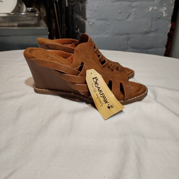 BearPaw | Shoes | Bearpaw Faux Leather Aztec Design Crisscross Strap ...